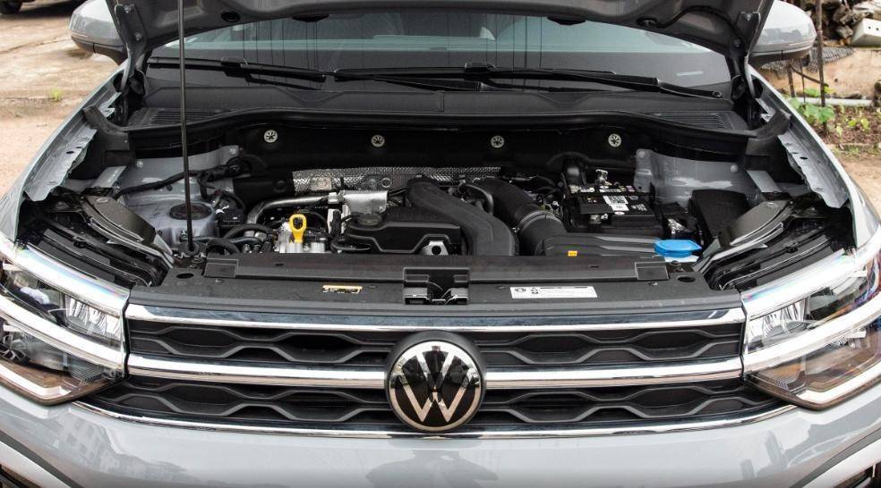 同样是2.0T的紧凑型SUV，红旗HS3和大众途岳能有多大差距？_搜狐汽车_搜狐网