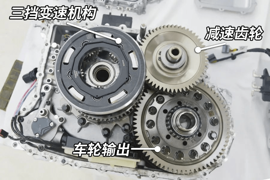 吉利银河L7值得买？从拆车视频来聊聊，真能将宋PLUS DM-i拉下马？_搜狐汽车_搜狐网