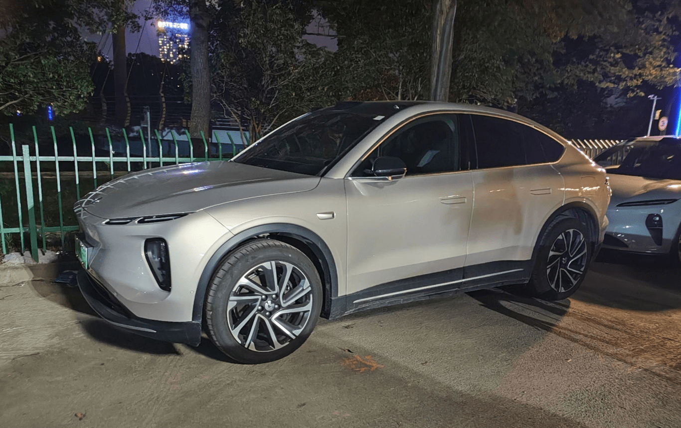 全新蔚来EC6现身街头，配激光雷达+电动尾翼，腾势N7不香了？_搜狐汽车_搜狐网