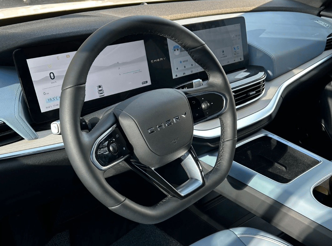 奇瑞eQ7实车到店，撞脸蔚来ES8，配全铝车身，深蓝S7不香了？_搜狐汽车_搜狐网