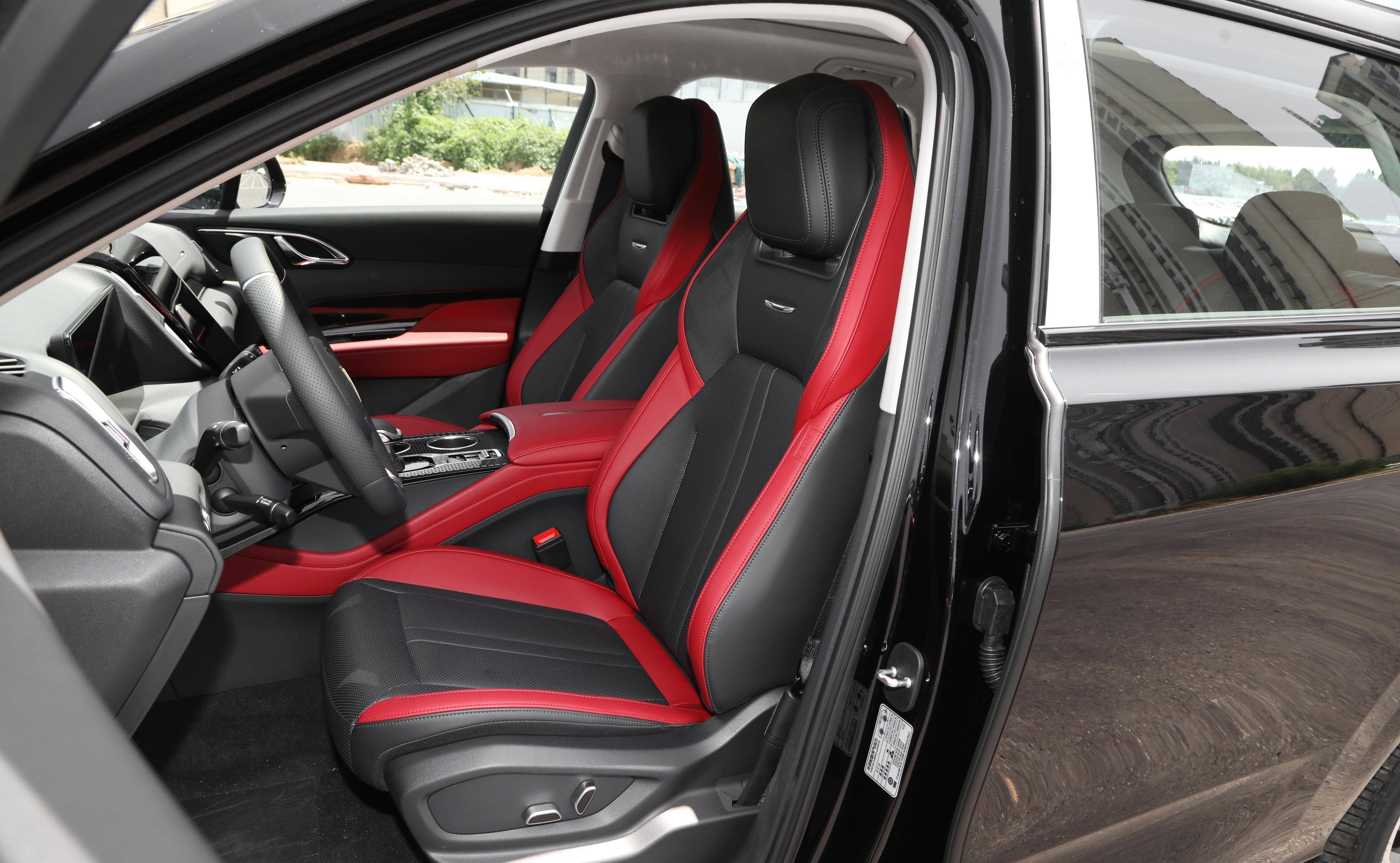 红旗终于亲民了？紧凑型SUV，售14.58万起，高配8AT，带你看HS3_搜狐汽车_搜狐网