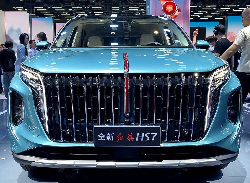 采用新家族化设计，可选择多种座椅布局，全新红旗HS7竞争力几何_搜狐汽车_搜狐网