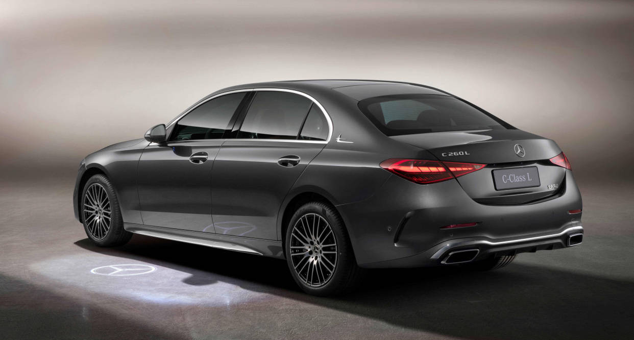 年轻人的梦想座驾，标配9AT，轴距2954mm，比3系漂亮_搜狐汽车_搜狐网