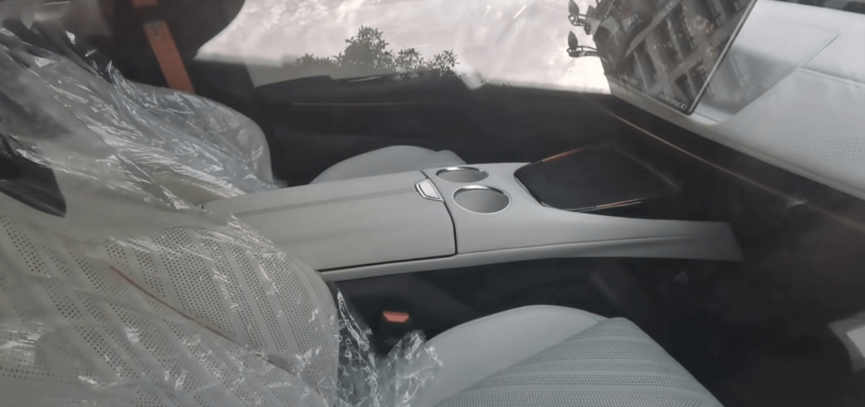 价格下探？新款深蓝SL03实车现身，内饰看齐S7，增100km续航版_搜狐汽车_搜狐网