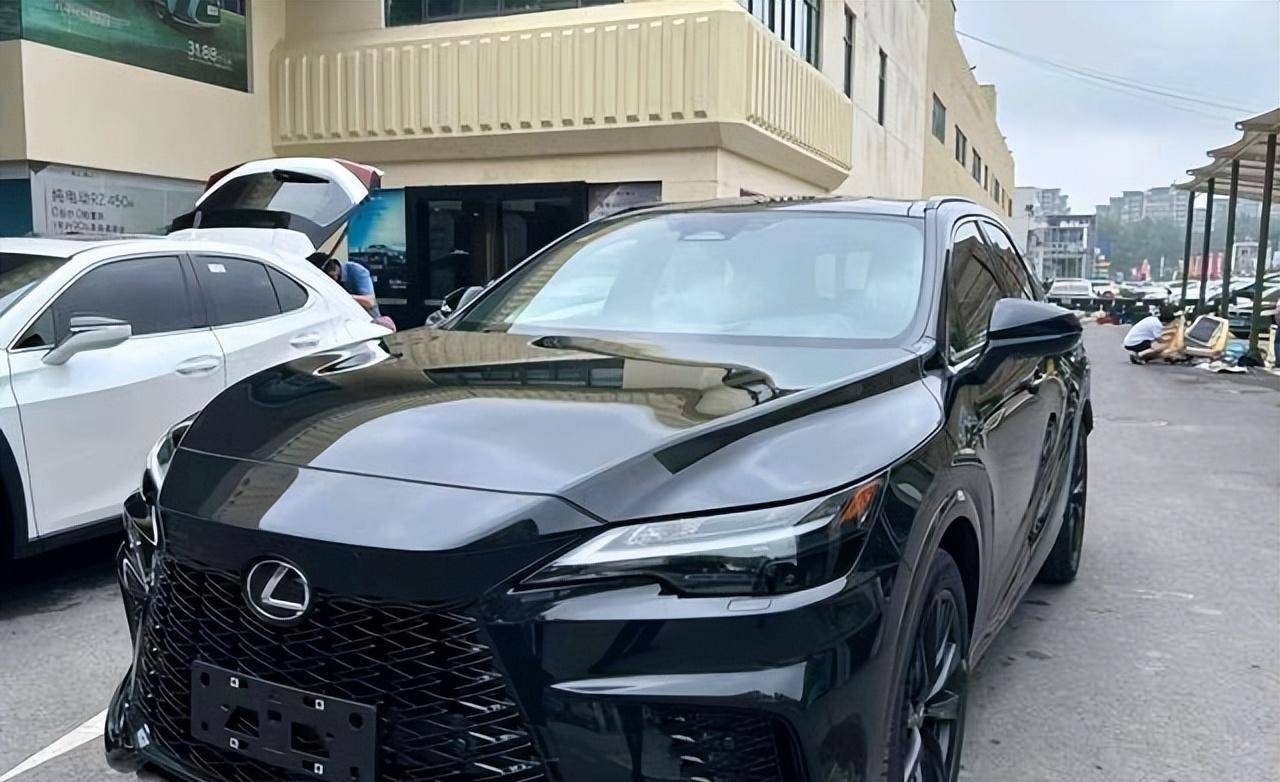 首辆“雷克萨斯RX”抵达国内，搭载2.4T+8AT组合，加价成定局！_搜狐汽车_搜狐网