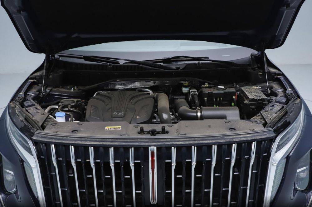 采用新家族化设计，可选择多种座椅布局，全新红旗HS7竞争力几何_搜狐汽车_搜狐网