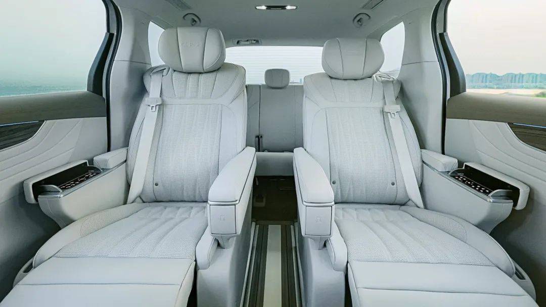 腾势D9、极氪009和荣威iMAX8 EV，到底谁能治好我对纯电MPV的精神内耗_搜狐汽车_搜狐网