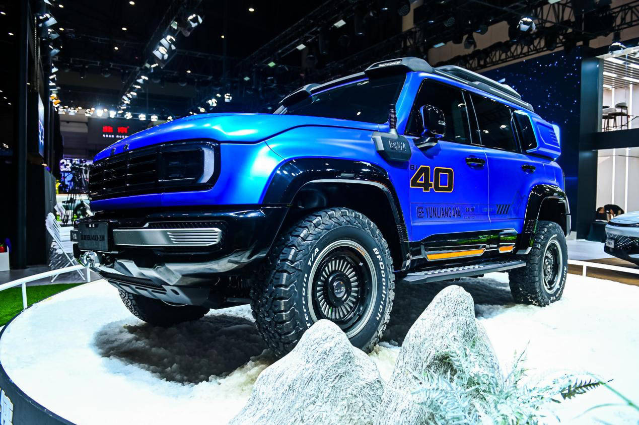 全新BJ40亮相 全新BJ40亮相 汽油柴油增程全都有 将配全时四驱_搜狐汽车_搜狐网