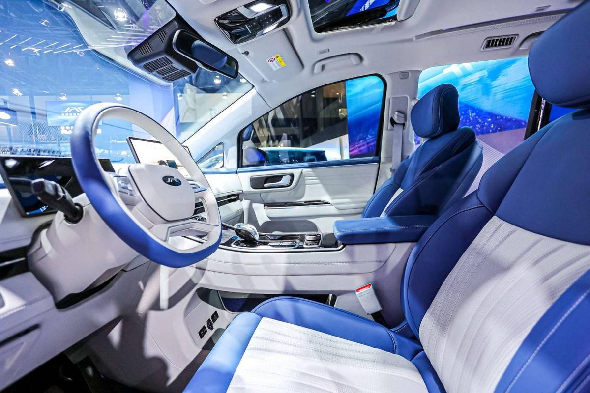 首款3DHT的智能电混MPV，1200KM续航只是常规操作_搜狐汽车_搜狐网