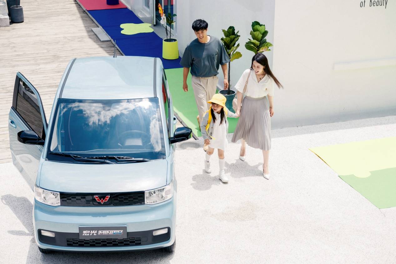 五菱宏光MINIEV好在哪？人民的代步车，零售模式够亲切_搜狐汽车_搜狐网