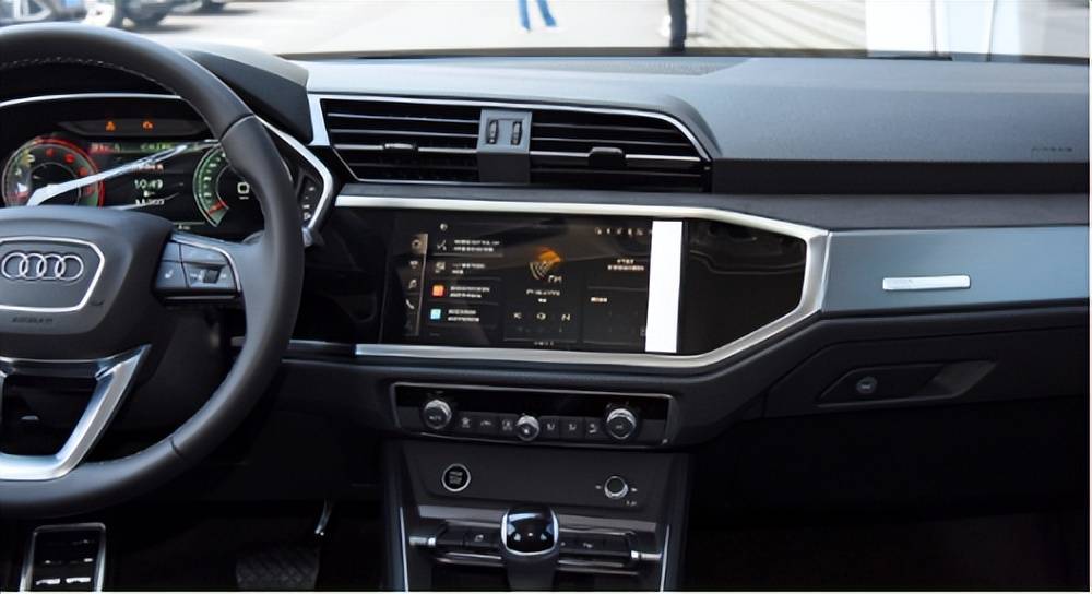 德系奥迪Q3 vs 美系凯迪拉克全新XT4谁更强？来看看TA的表现！_搜狐汽车_搜狐网