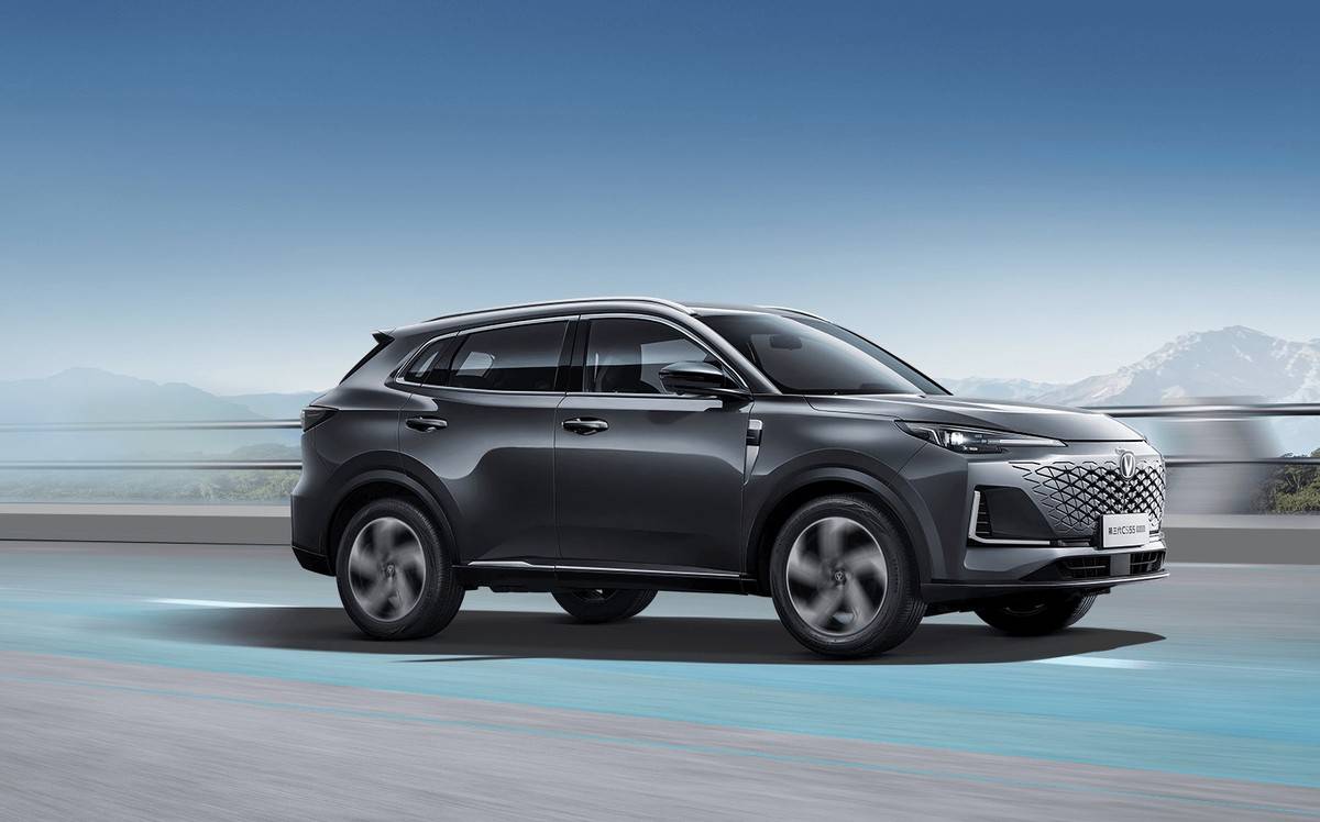 9.99万元起，第三代CS55PLUS上市，15项品质提升+2项同级首发功能_搜狐汽车_搜狐网