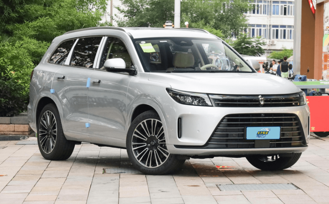30万级增程SUV 谁更值得买？新岚图FREE对比问界M7_搜狐汽车_搜狐网