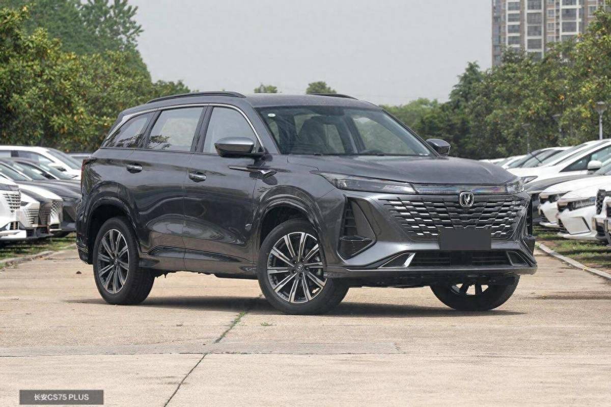 国产顶流油混之争，长安CS75 PLUS能赢蓝电E5吗？_搜狐汽车_搜狐网