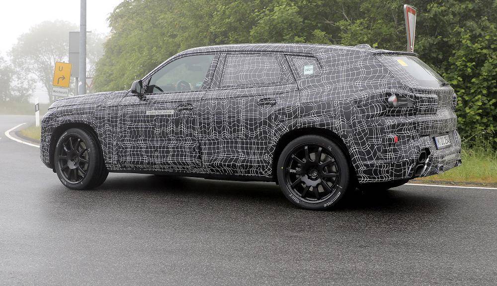 “超级 SUV”宝马X8谍照曝光，配祖传4.4T V8动力，或成SUV天花板_搜狐汽车_搜狐网