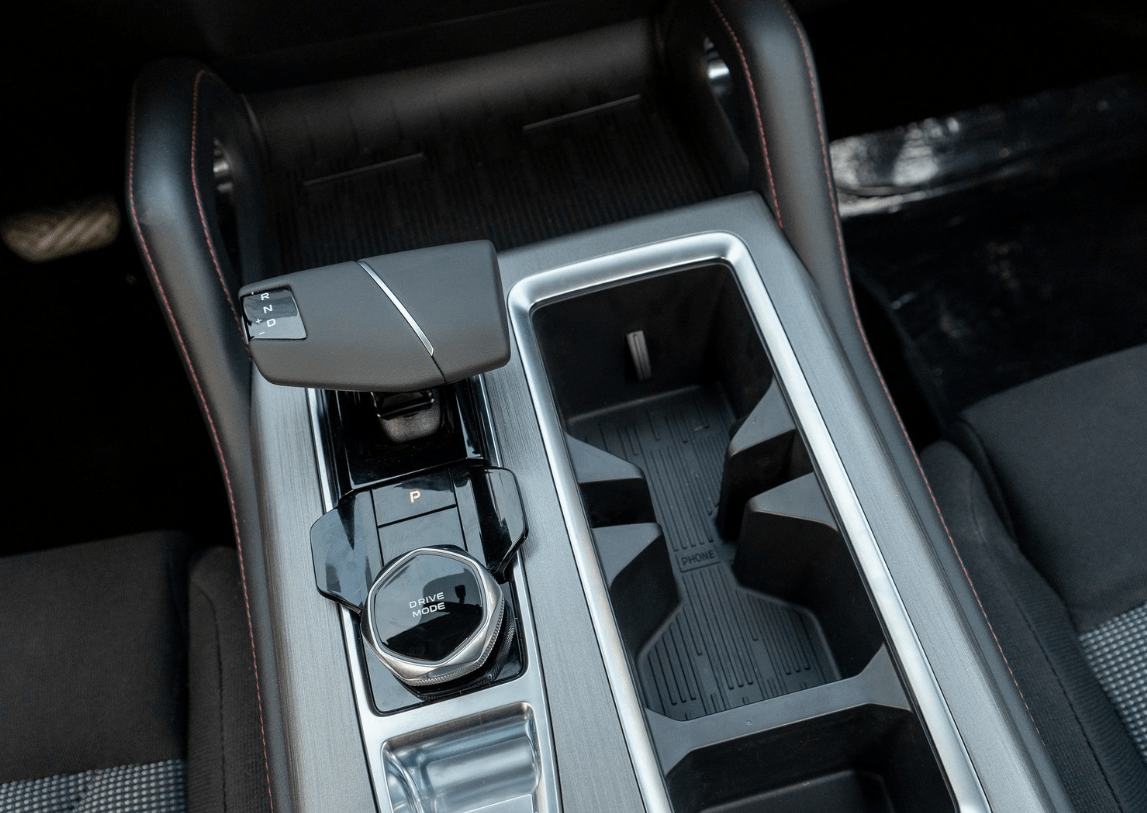 风格偏向家用,长安F70首发亮相,搭载2.0T蓝鲸动力_搜狐汽车_搜狐网