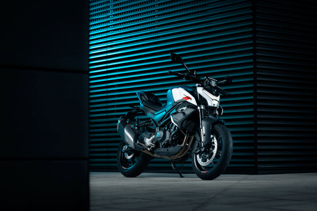 高金GK400和春风450NK：势均力敌还是胜负难分？_搜狐汽车_搜狐网