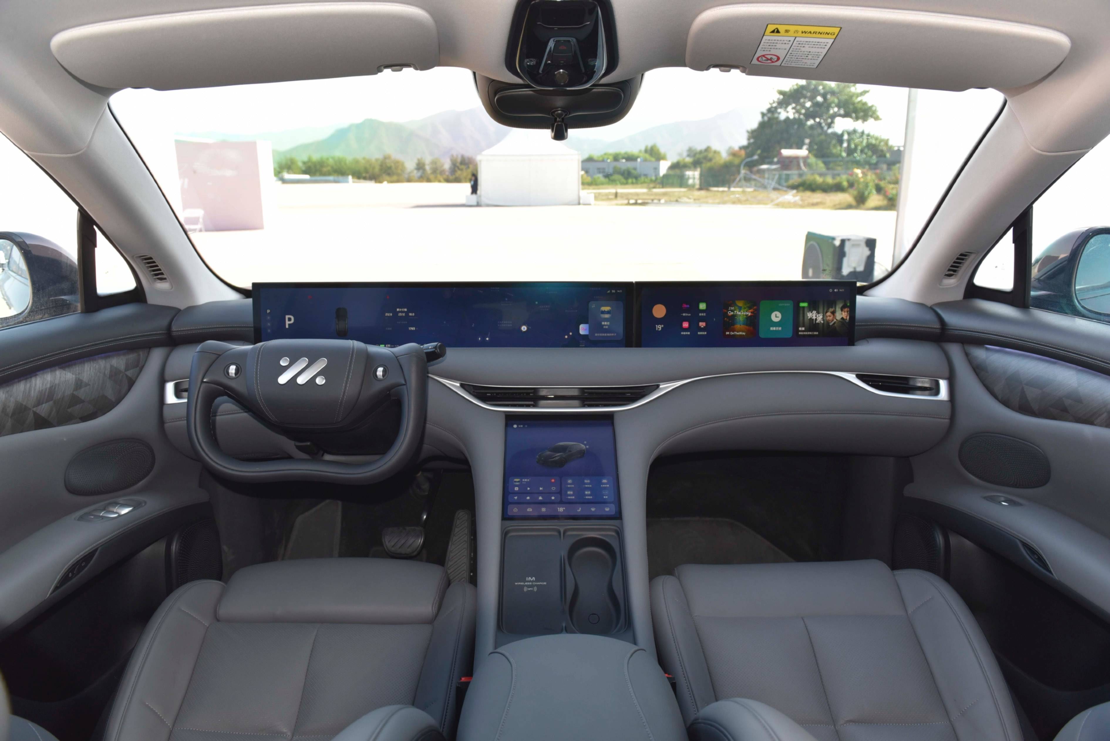 场地试驾智己LS6，3.48秒破百，还能极致贴边停车_搜狐汽车_搜狐网