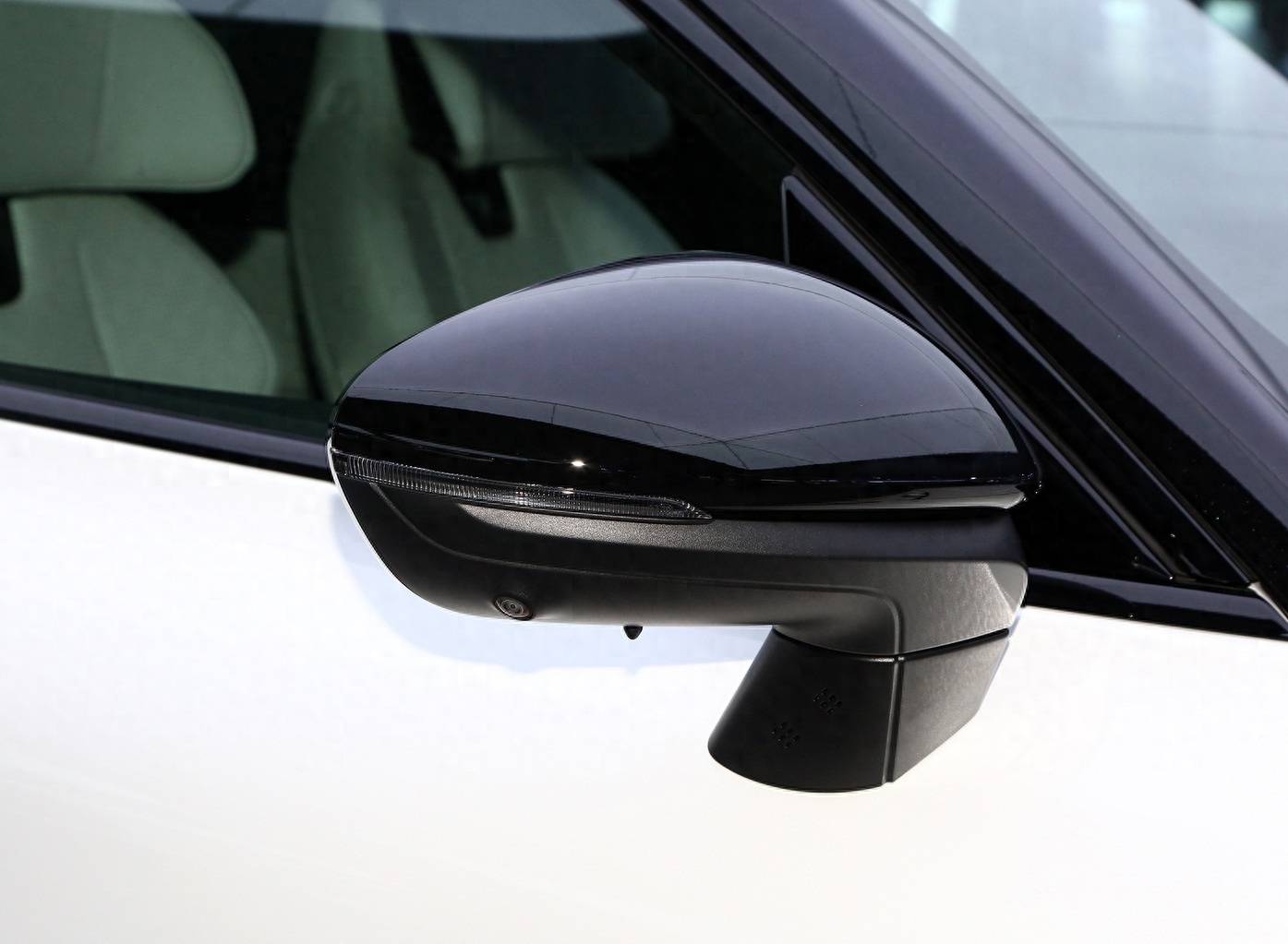 吉利推豪华新能源SUV，车宽近2米，3.8s破百，配无边框车门_搜狐汽车_搜狐网