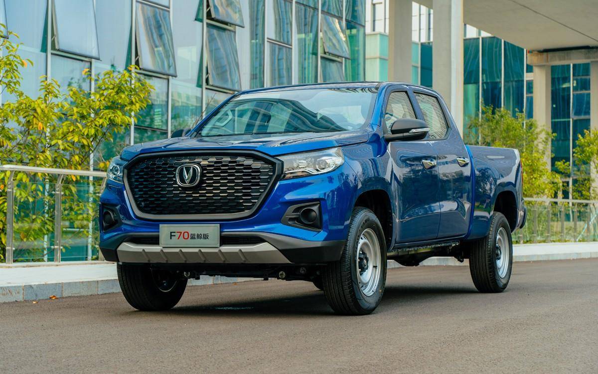 2.0T发动机配8AT变速箱，车长5米6，长安F70蓝鲸版仅需十万元_搜狐汽车_搜狐网