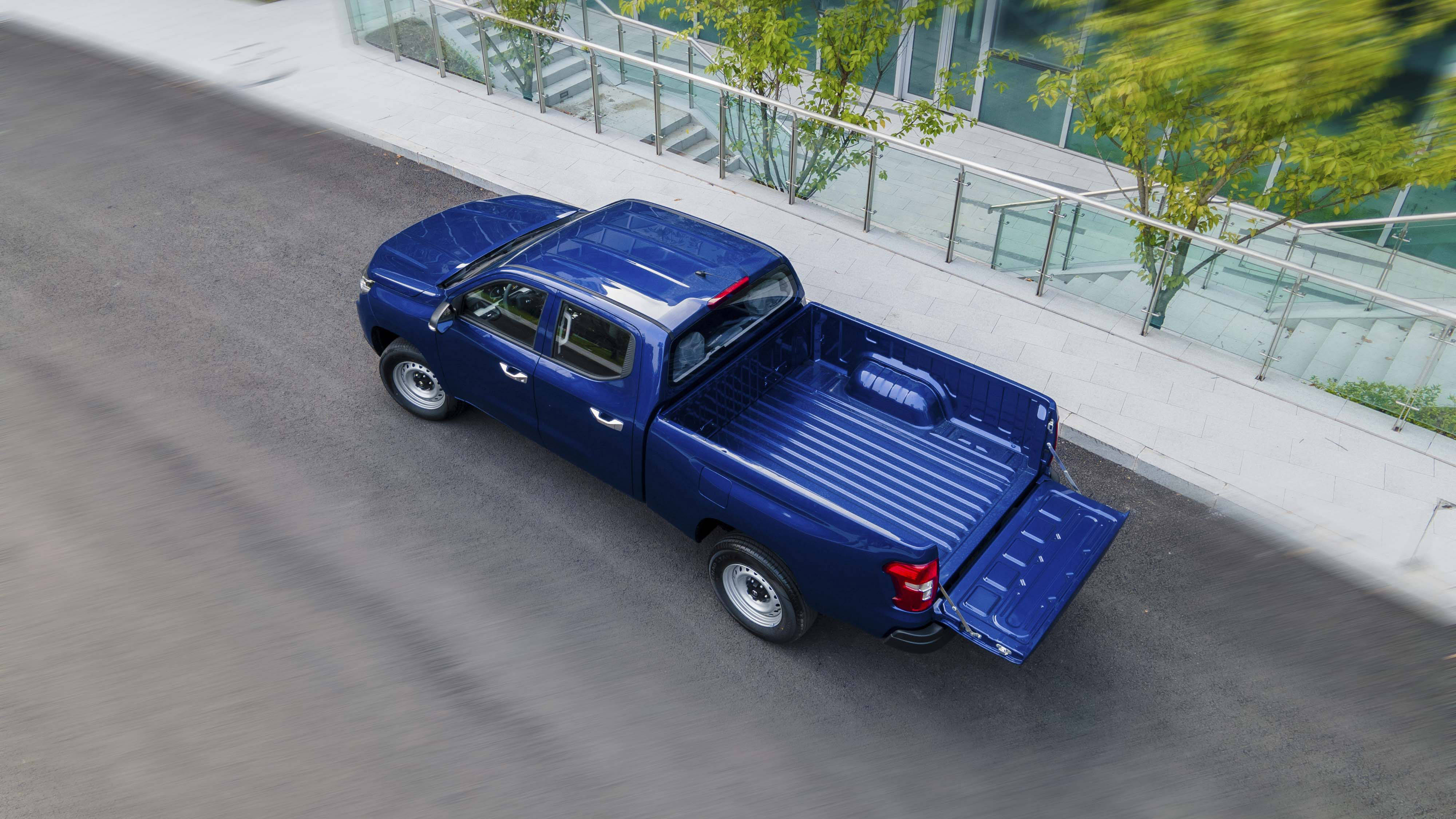 长安F70蓝鲸版上市，8.99万元起售，标配蓝鲸2.0T发动机_搜狐汽车_搜狐网