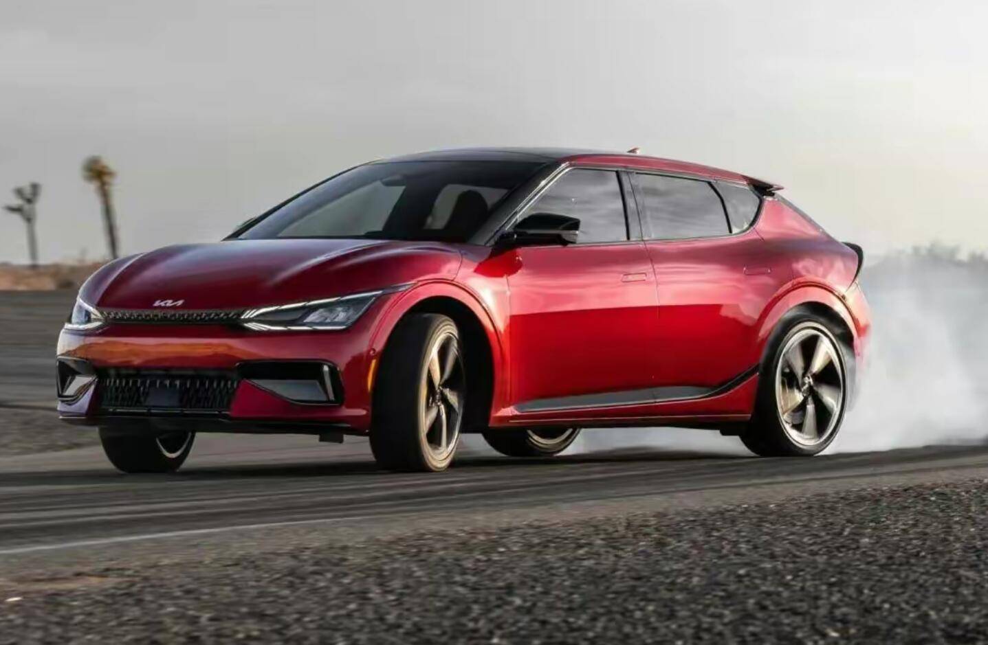 众多黑科技加持，起亚EV6上市首个完整月仅售96台，让人郁闷_搜狐汽车_搜狐网