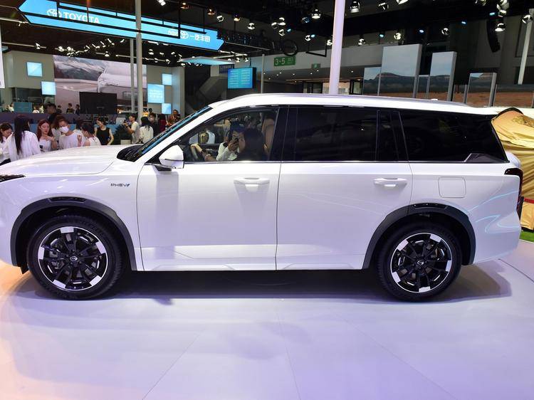 广汽传祺ES9上市 售22.98万起，四款车型，两种风格，选哪款更值?_搜狐汽车_搜狐网