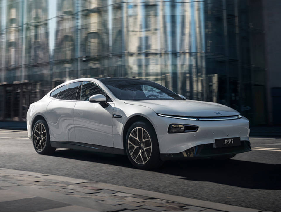 智驾平权！小鹏P7i 550版上市，22.39万元起售_搜狐汽车_搜狐网