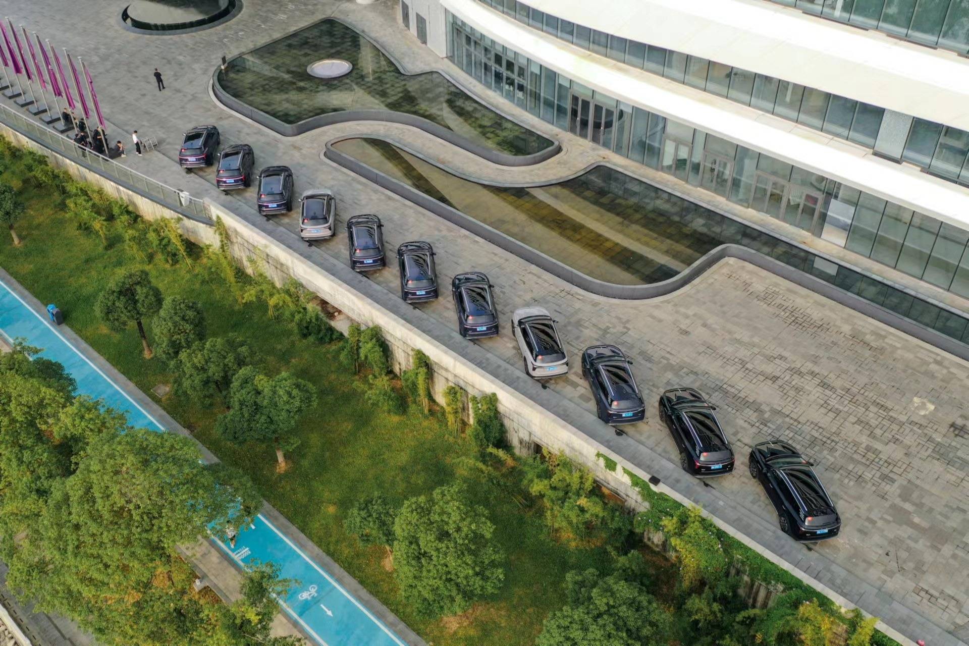 试驾|全新红旗HS7，C级豪华智驾SUV新典范_搜狐汽车_搜狐网