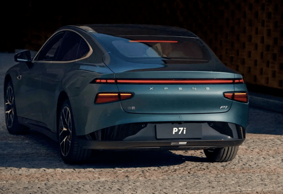 性能不减配，22.39万起售，便宜又高质的小鹏P7i 550版正式来袭_搜狐汽车_搜狐网