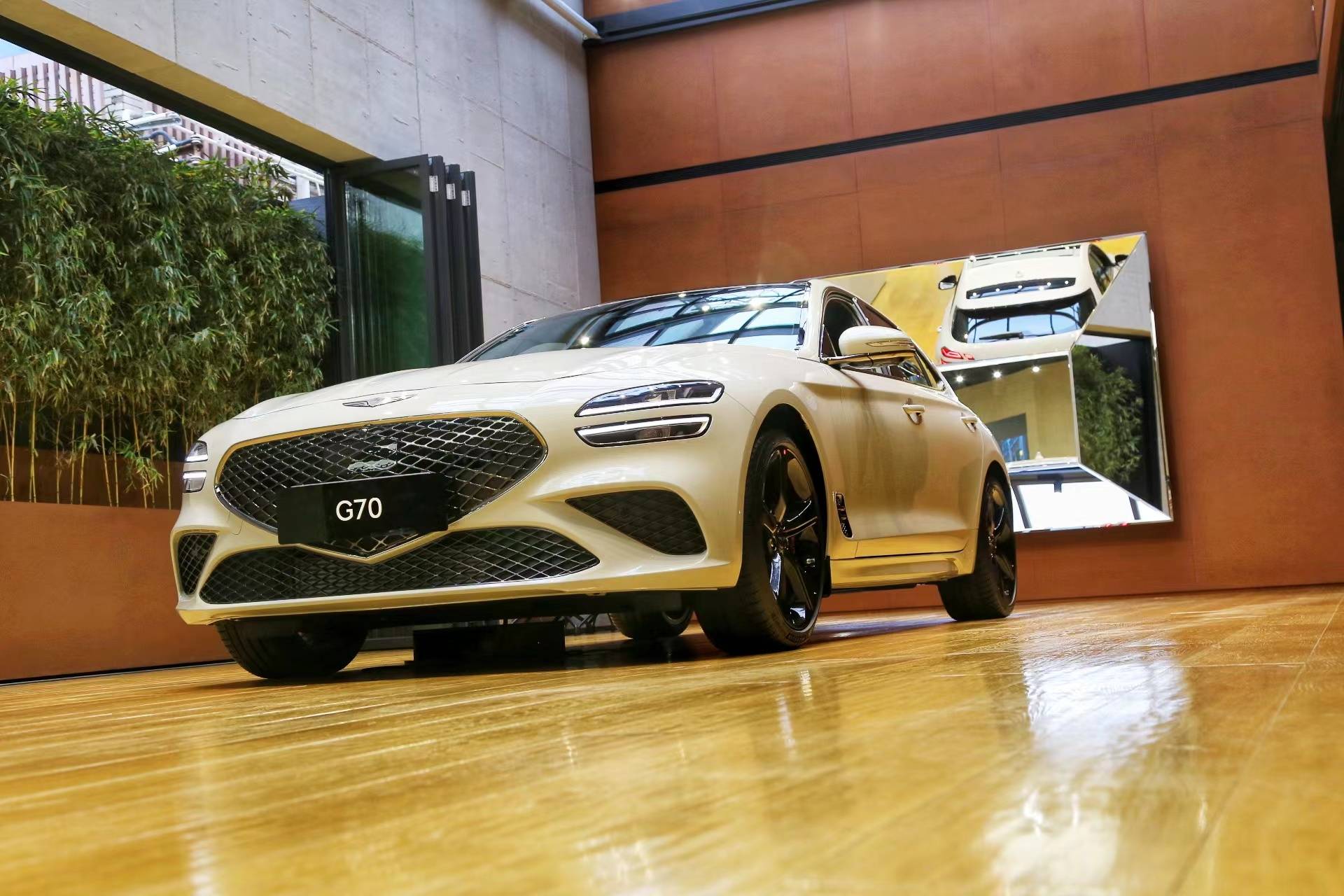 探店捷尼赛思G70猎装版：个性外观，搭载2.0T+8AT，更运动！_搜狐汽车_搜狐网