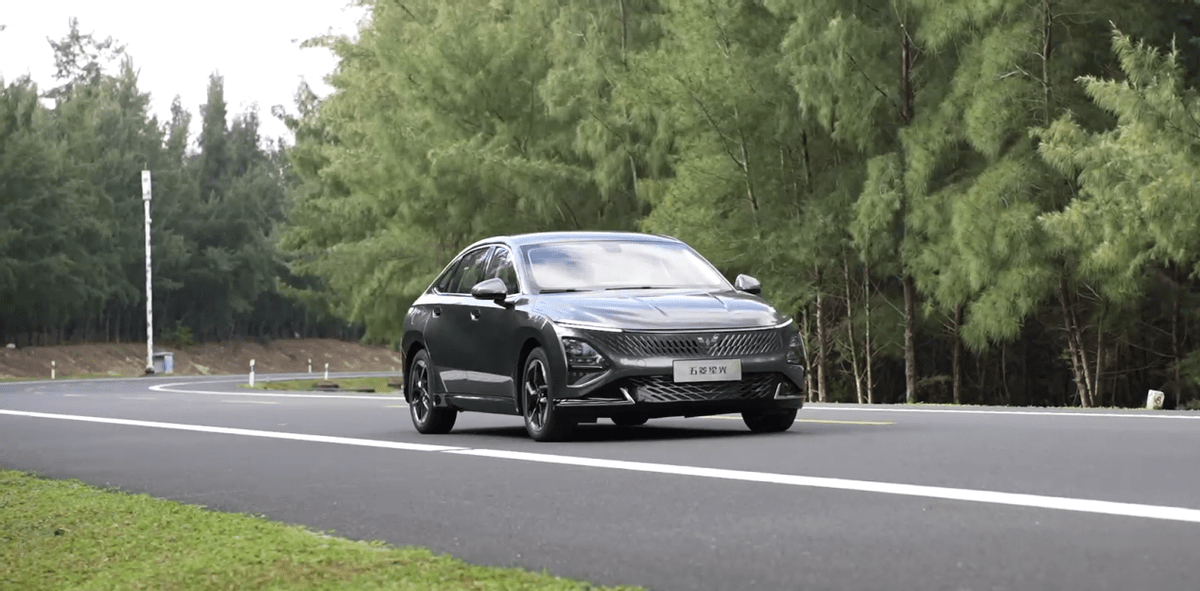 轴距2米8，搭载神炼电池，综合续航1100km，试驾五菱星光_搜狐汽车_搜狐网