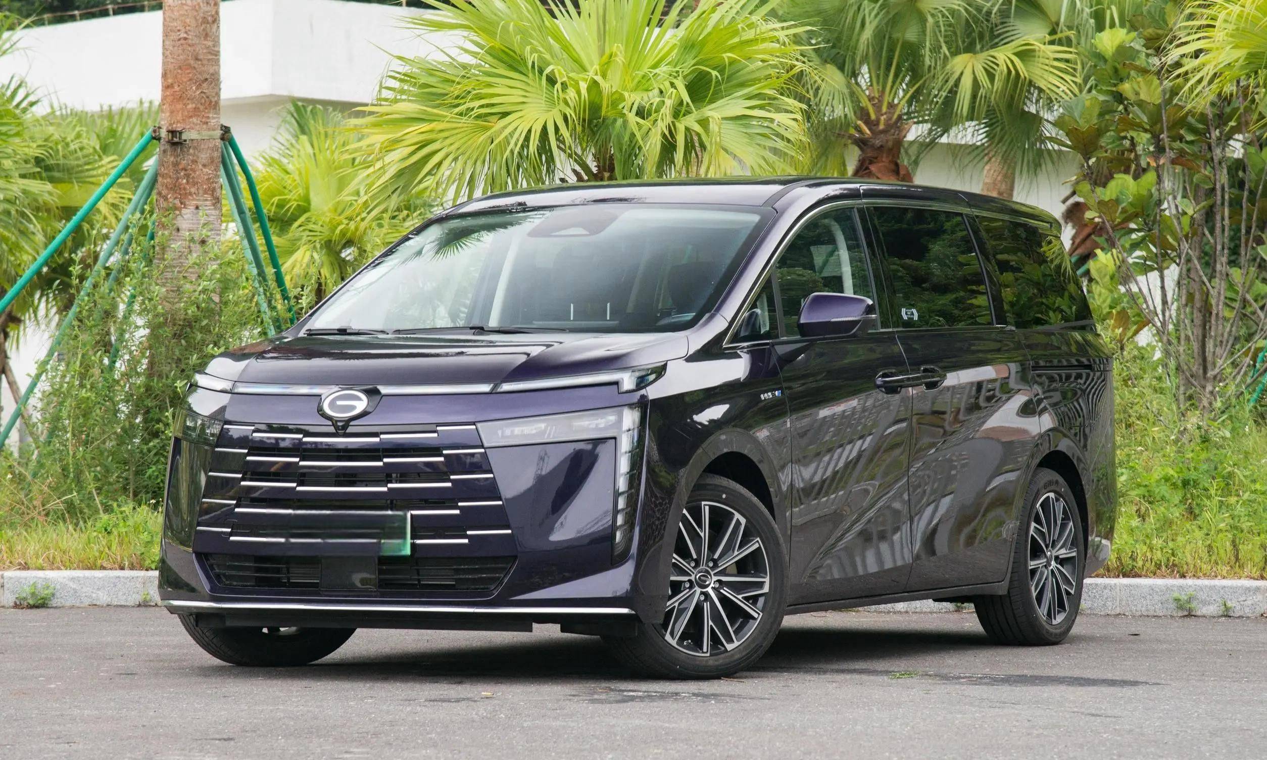 广州车展：传祺E8中型MPV玩转1.8升、2.0升插混动力_搜狐汽车_搜狐网