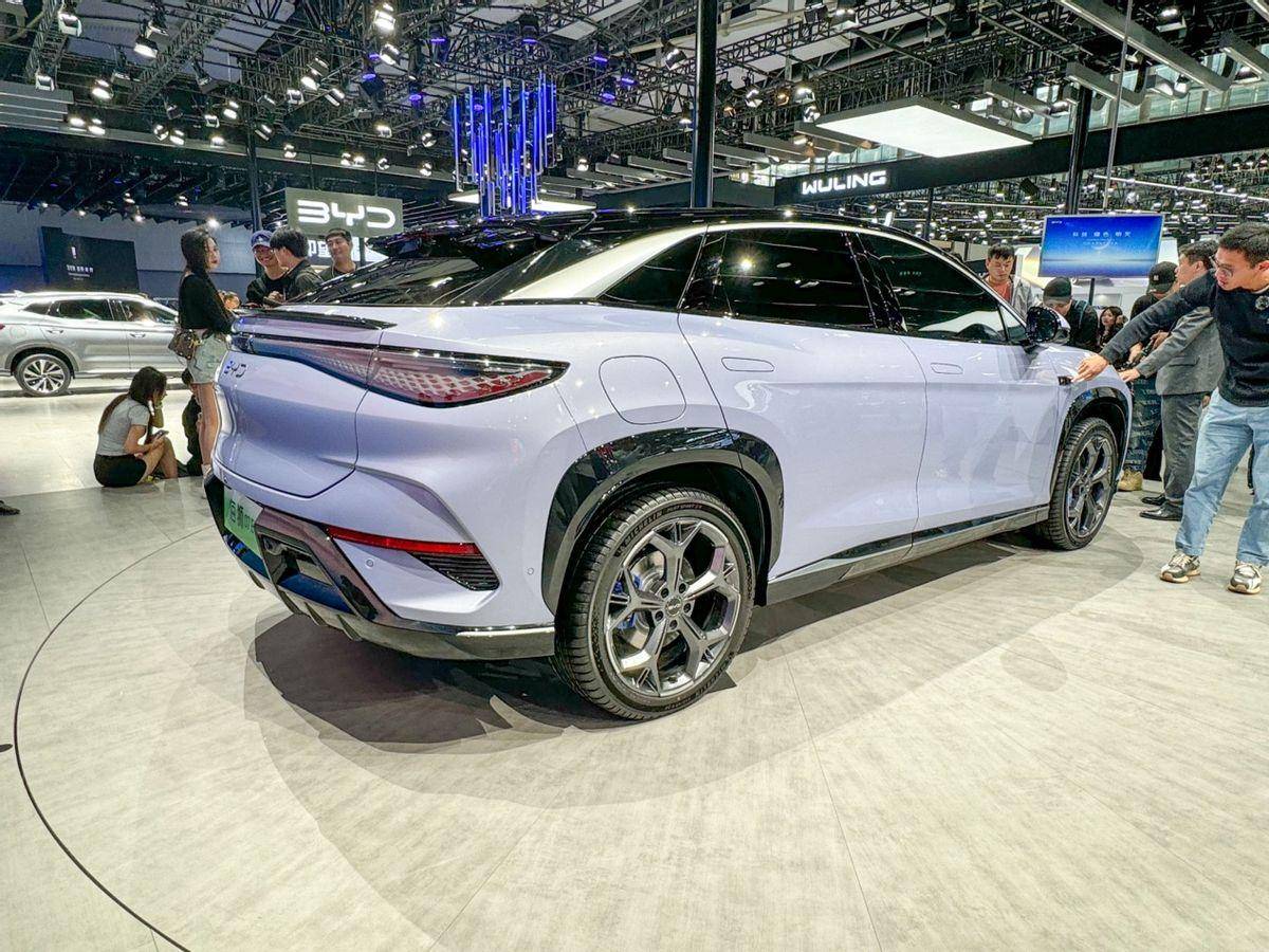 海洋美学加持，搭载iTAC技术，设计比亚迪海狮07 EV亮相_搜狐汽车_搜狐网