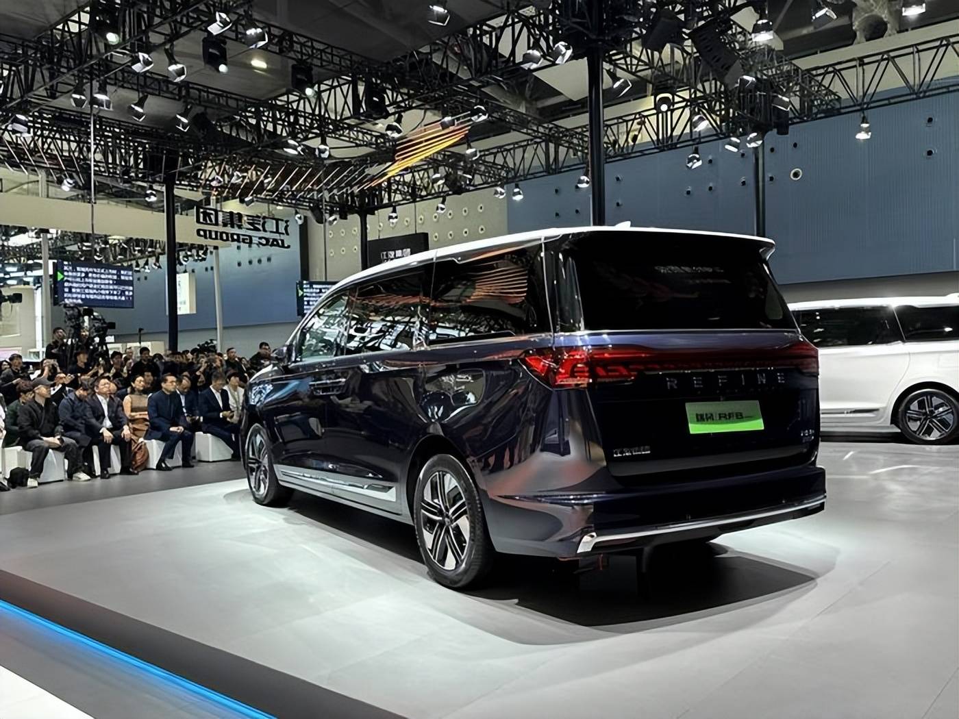 聚焦广州车展：搭载华为鸿蒙智能座舱，瑞风RF8开启预售_搜狐汽车_搜狐网
