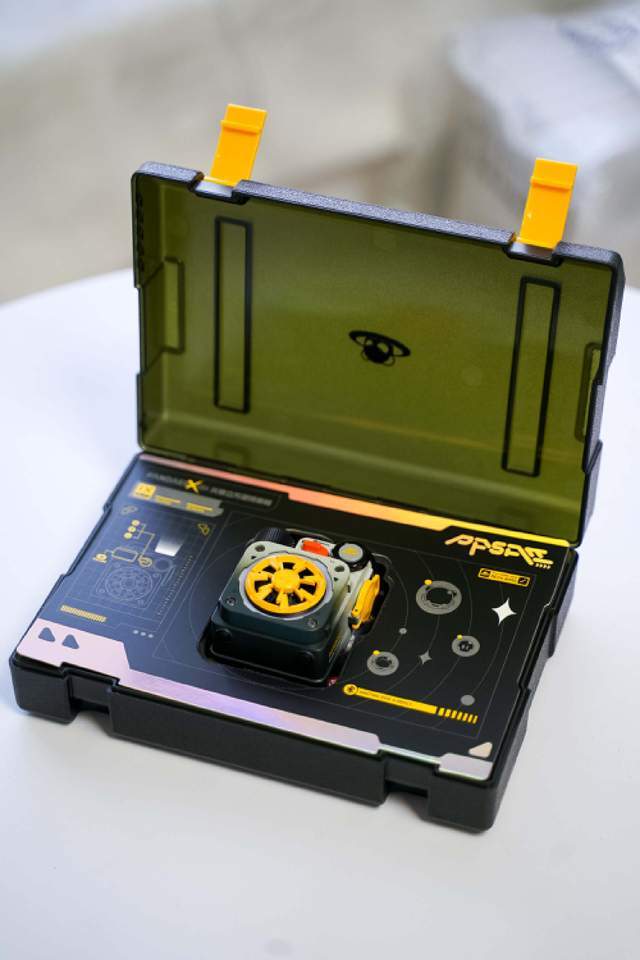 赛博工业风桌搭+解压神器—魅族PANDAER&猫王 XOG便携音箱_搜狐网