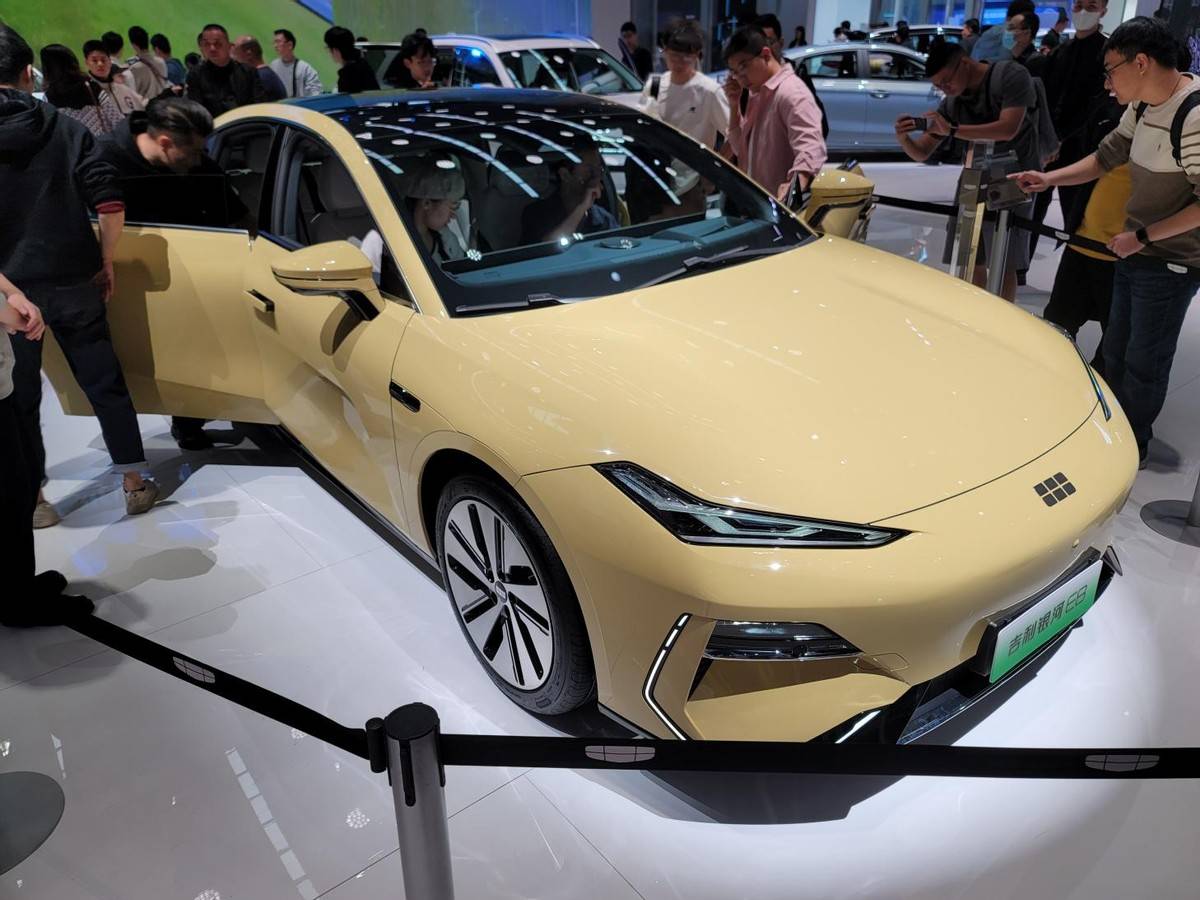 纯电车新王者：吉利银河E8亮相广州车展_搜狐汽车_搜狐网
