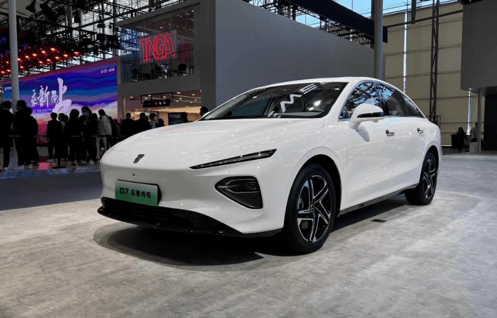 广州车展中门对狙，荣威D7 EV对决比亚迪秦PLUS EV，到底谁更强？_搜狐汽车_搜狐网