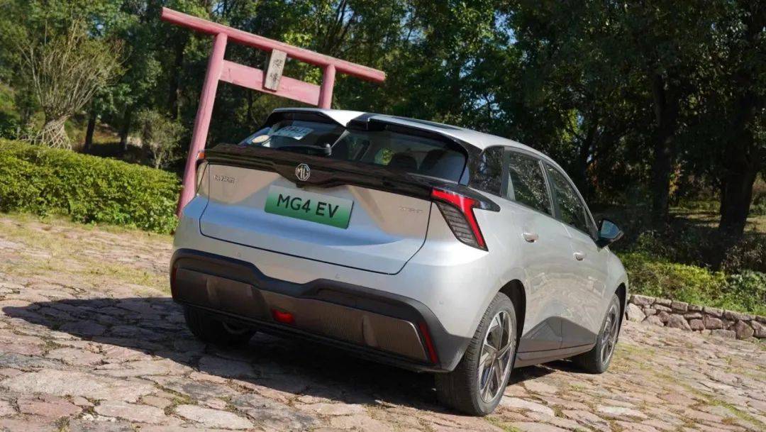 “全能驾控 冠军征城”MG4 EV开启广州城市试驾 定义两厢电轿价值新标准_搜狐汽车_搜狐网