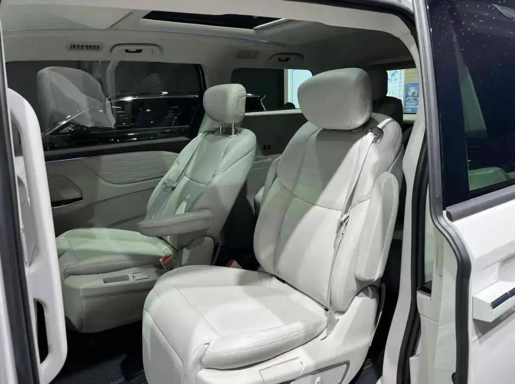 16.99万，瑞风RF8号称要与腾势D9一起称高端？_搜狐汽车_搜狐网