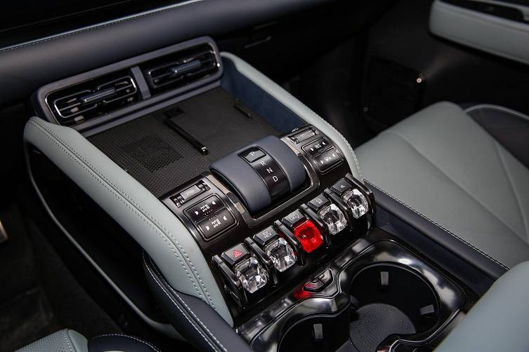 试驾豹5：DMO超级混动平台表现优异，改写国内硬派SUV市场格局？_搜狐汽车_搜狐网