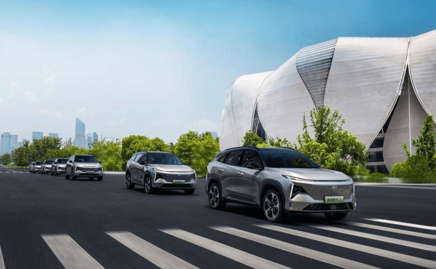 【引爆市场】吉利银河L7强势崛起，宋plus-dmi位置坐不稳了_搜狐汽车_搜狐网