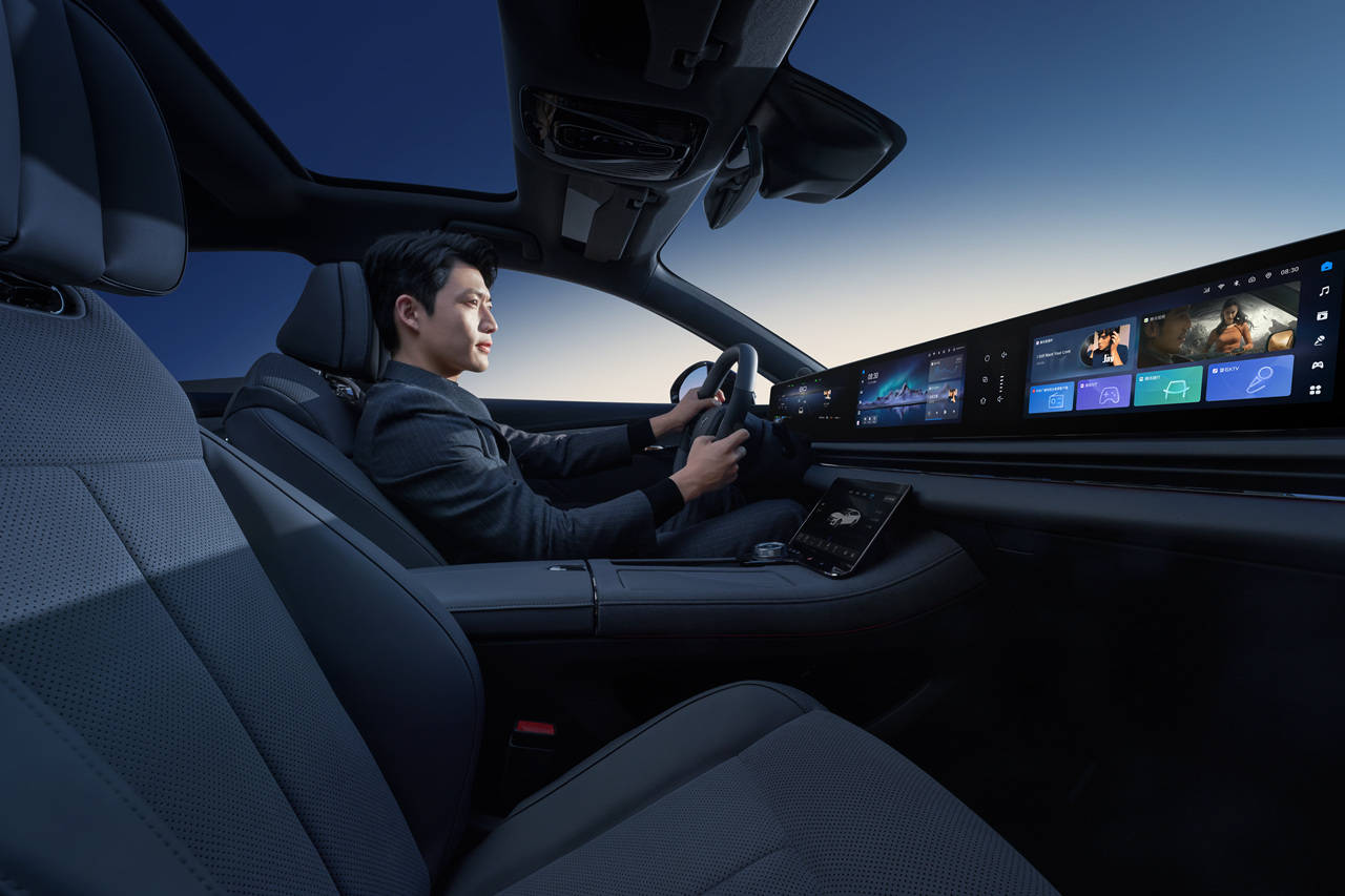 对飚“BBA”，25.28万元起岚图追光PHEV上市_搜狐汽车_搜狐网