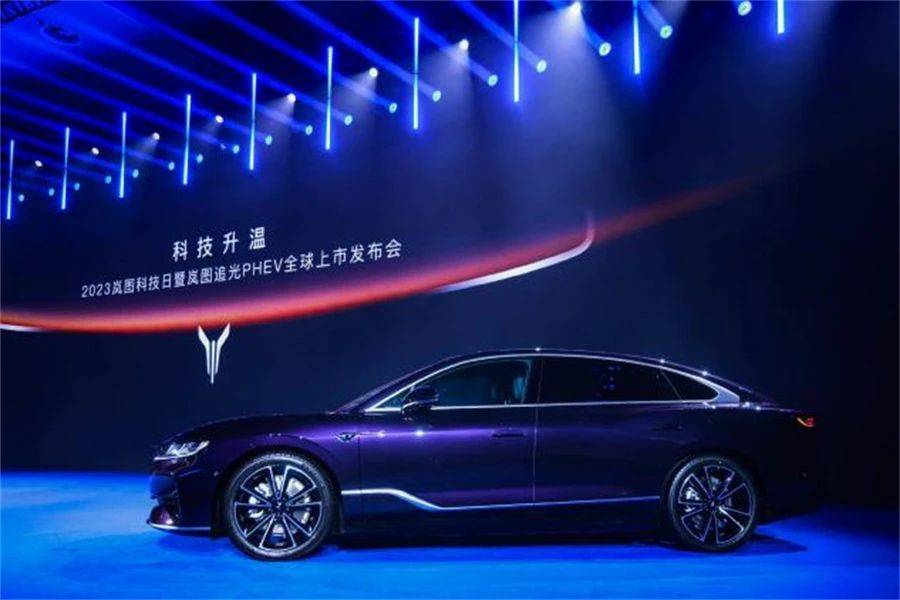 25.28万起的岚图追光PHEV凭啥对标BBA？ 看10个“统统拿捏”_搜狐汽车_搜狐网