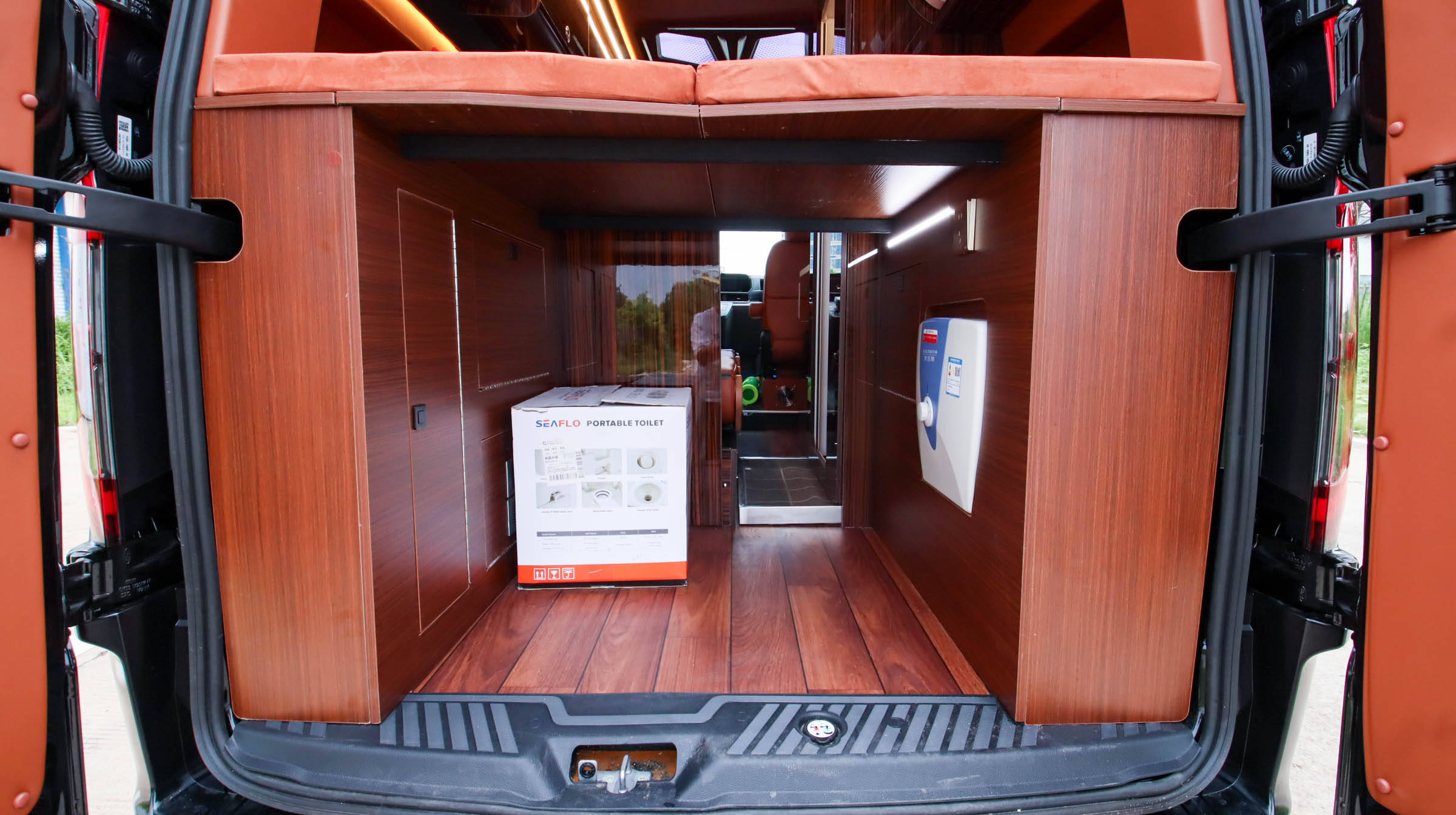 趣蜂B610：20多万的福特V362小房车，通勤代步自驾旅游首选！_搜狐汽车_搜狐网