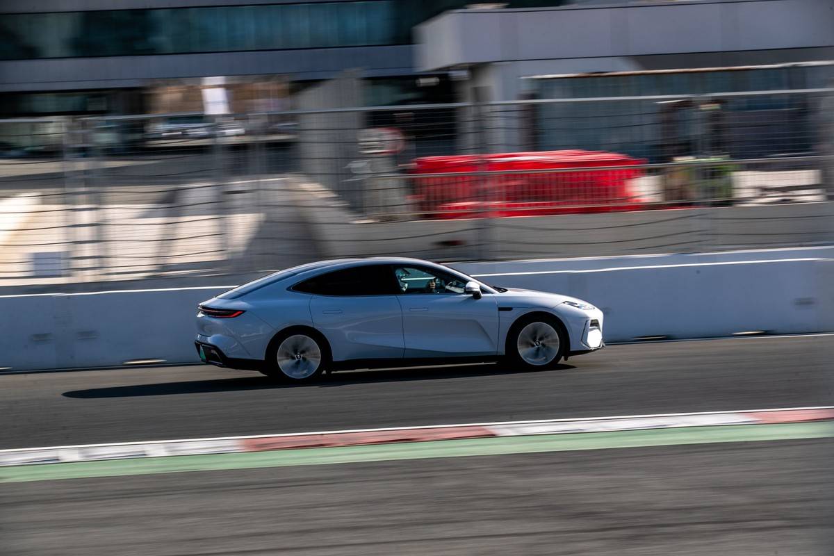 实测吉利银河E8：3.49S百公里加速，高性能驾驶之选_搜狐汽车_搜狐网