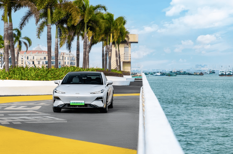 预售18.8万起！SEA架构、800V快充，银河E8的实力怎么样？_搜狐汽车_搜狐网