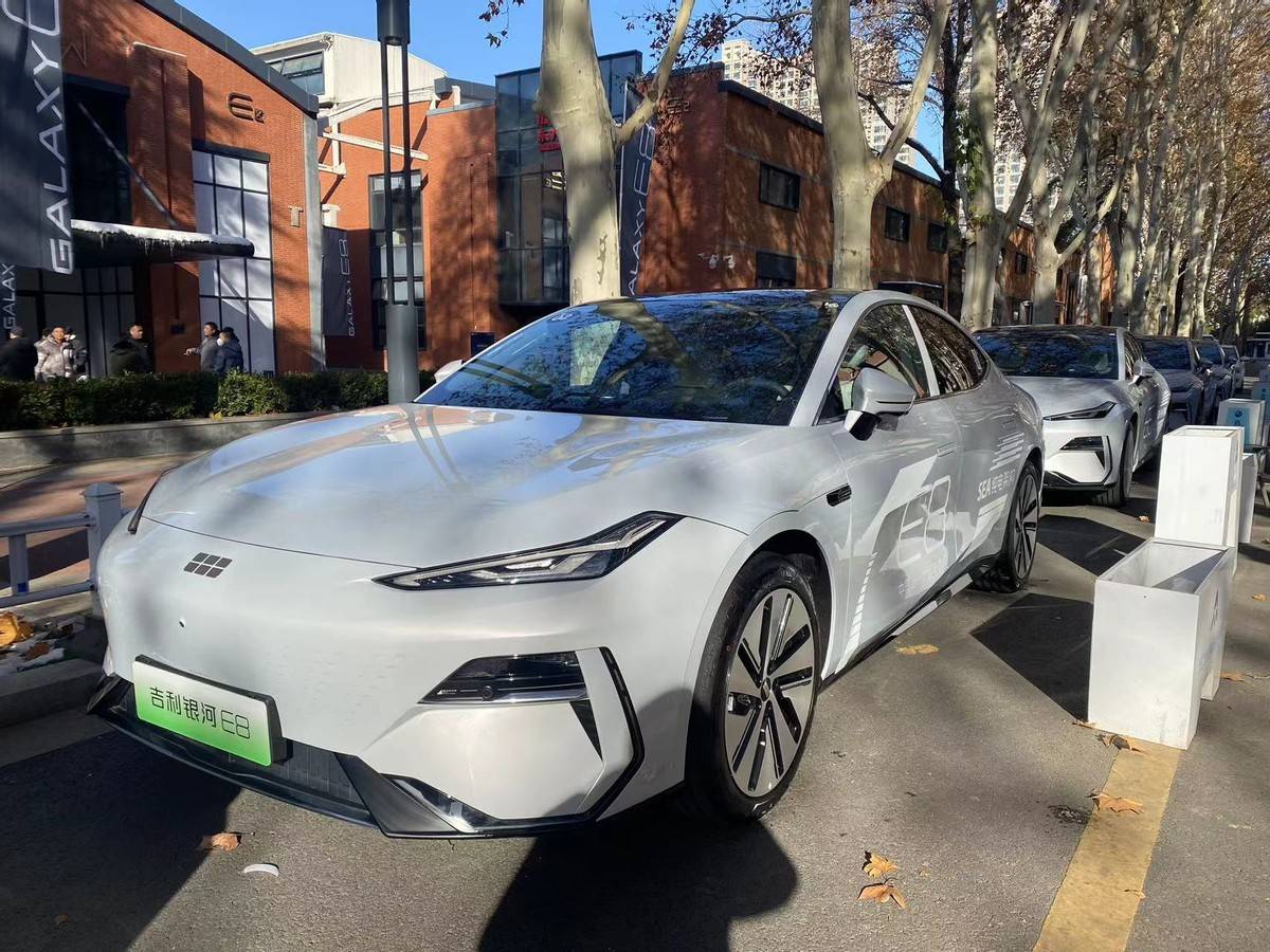 起售不足19万？800V超充+8295芯片，吉利最美银河亮相！_搜狐汽车_搜狐网