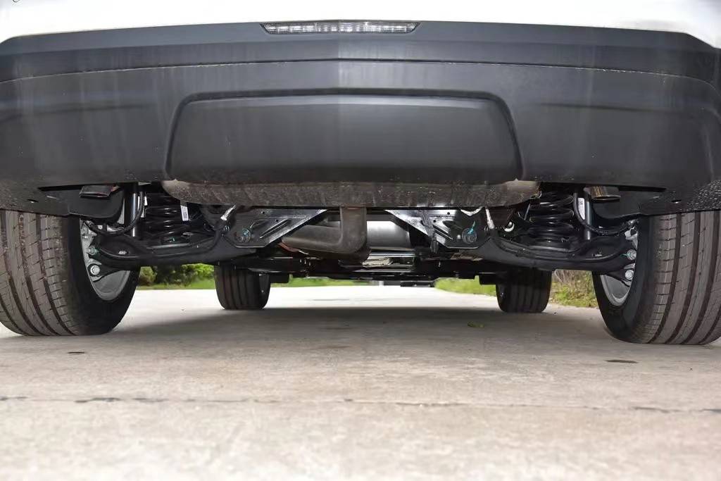 凯迪拉克XT4：跌至亲民价，标配9AT＋33英寸曲面屏，值得购买吗？_搜狐汽车_搜狐网