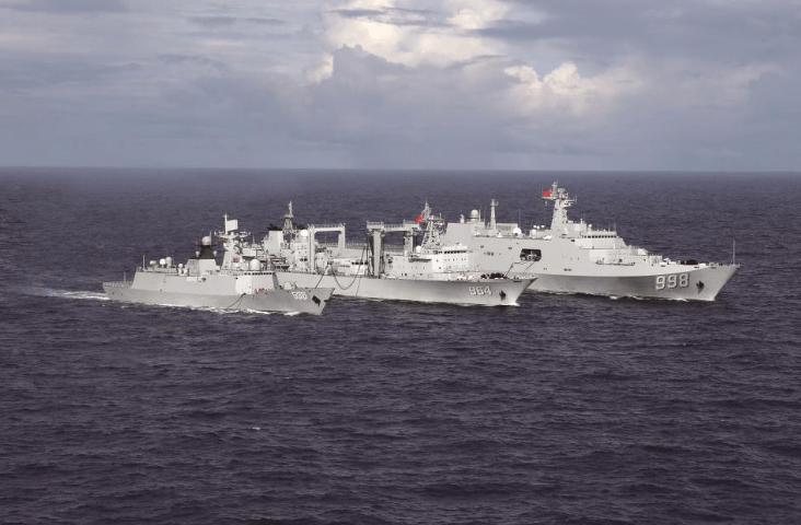 敏感时刻，中国海军现身红海？美媒发图，声称052D跟踪美航母 -6parkbbs.com